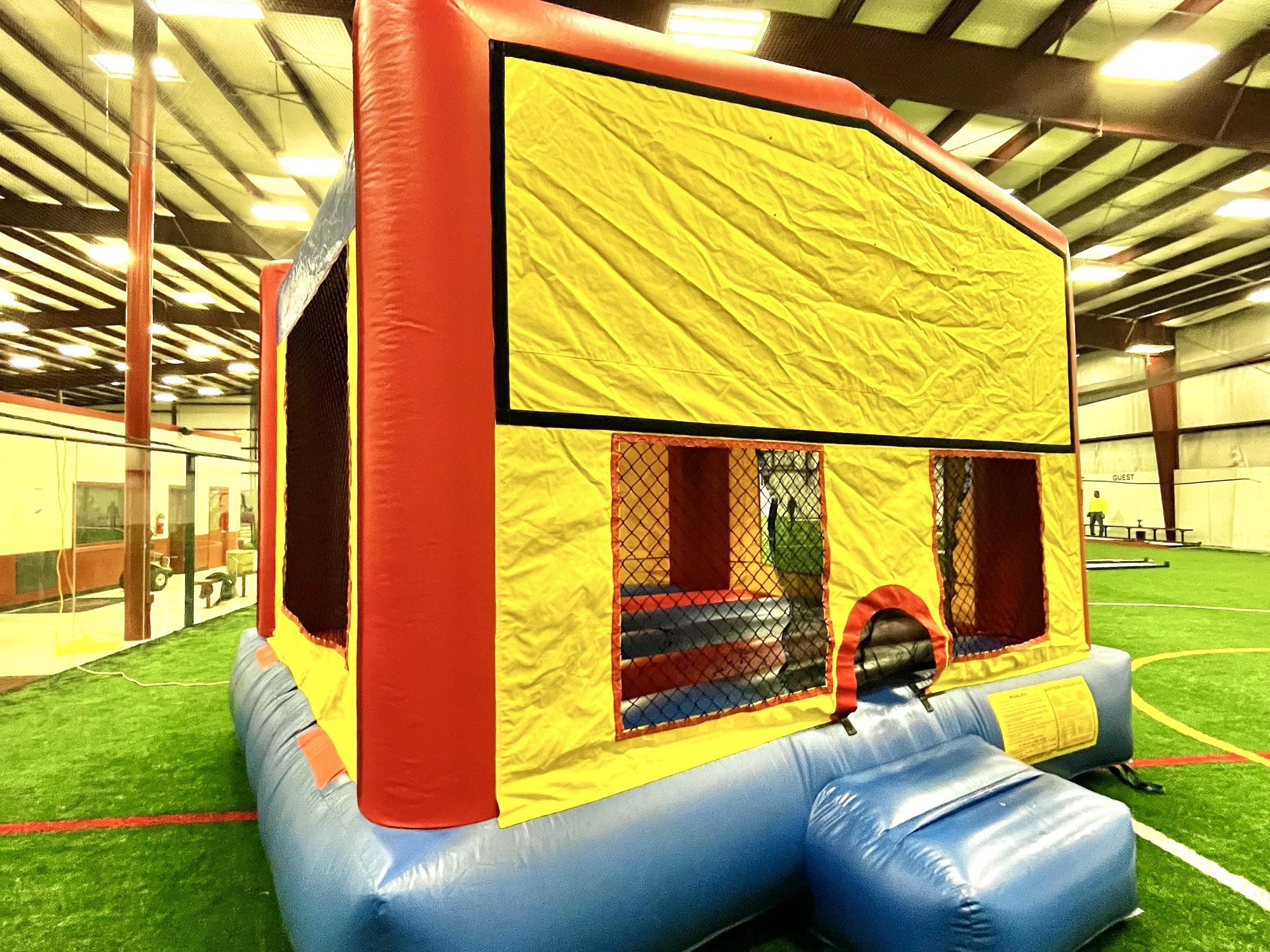 Classic Bouncer – Backyard Party Rentals